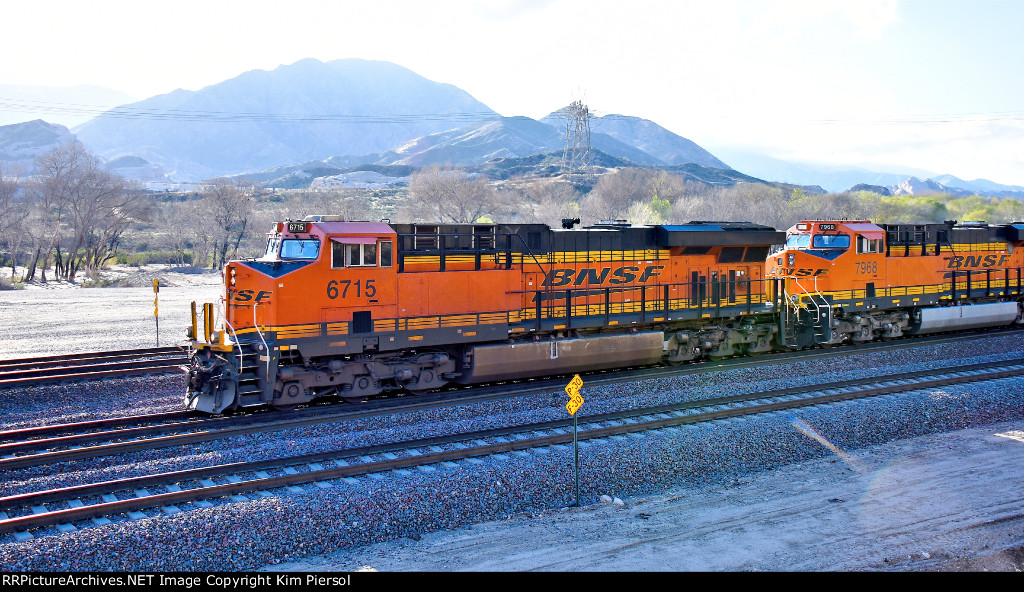 BNSF 6715